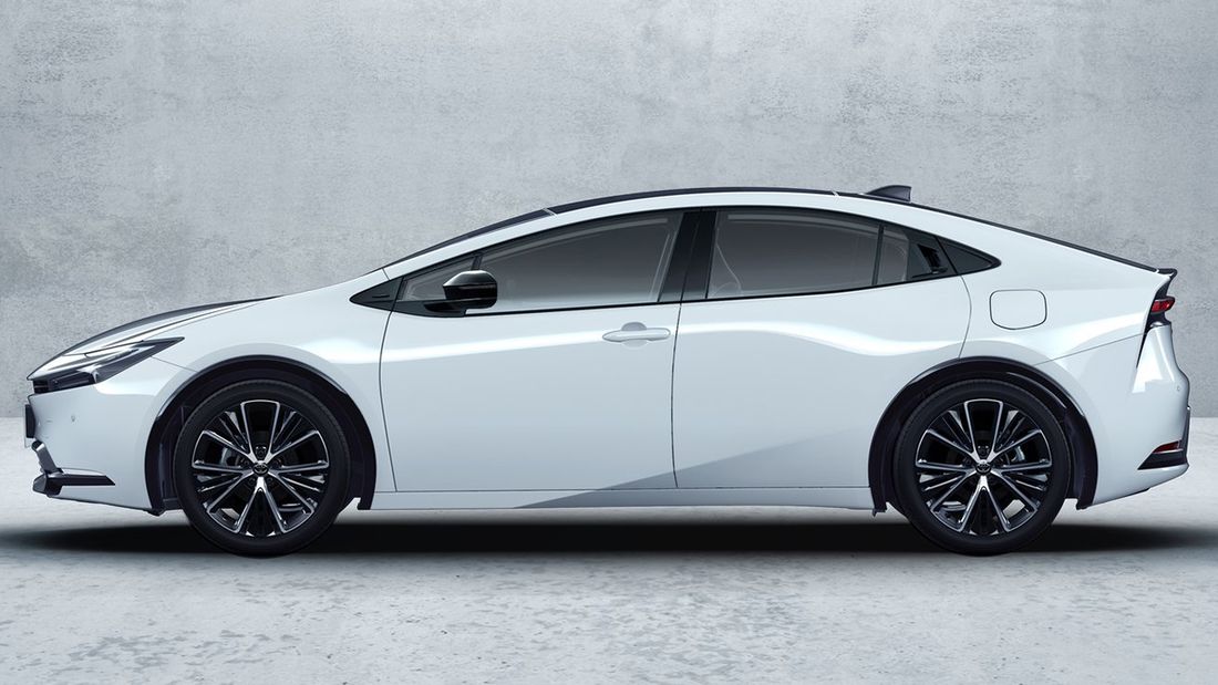Imaginando un Toyota GR Prius que une deportividad con eficiencia