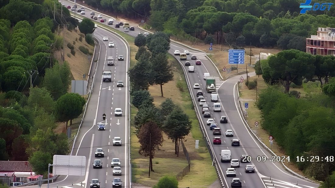 Arcén: qué es y cuándo está permitido circular por él