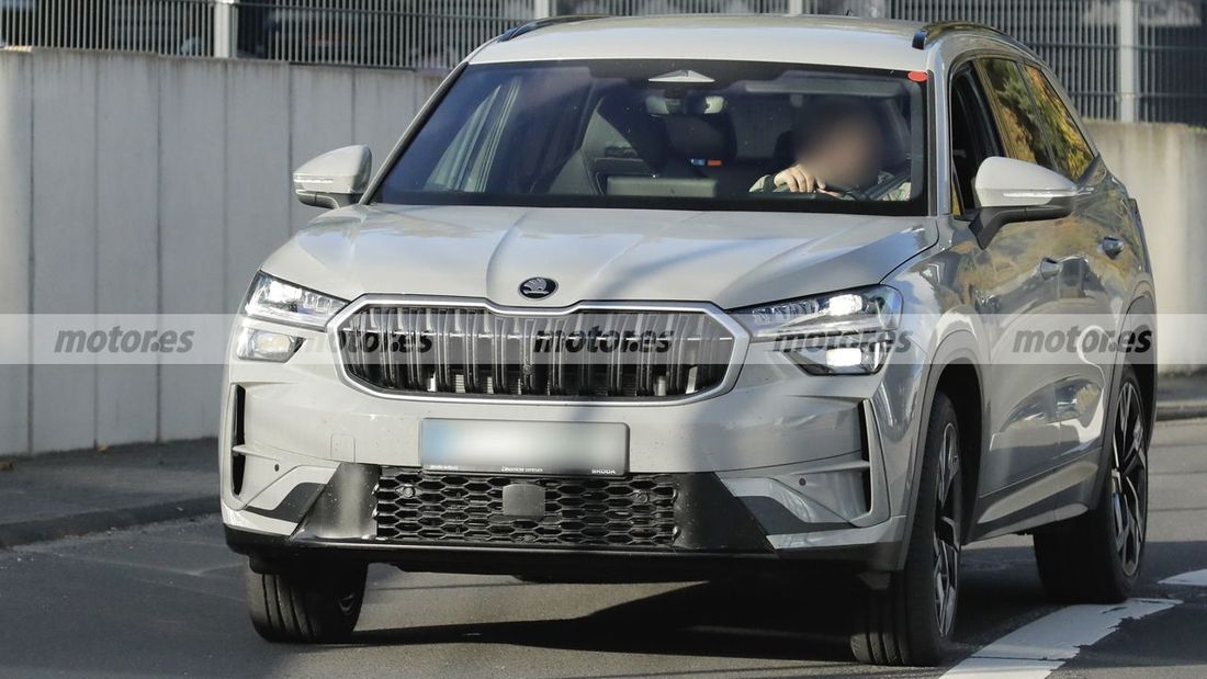 El nuevo Skoda Kodiaq RS 2025 pisa Nürburgring, primeras fotos espía ...