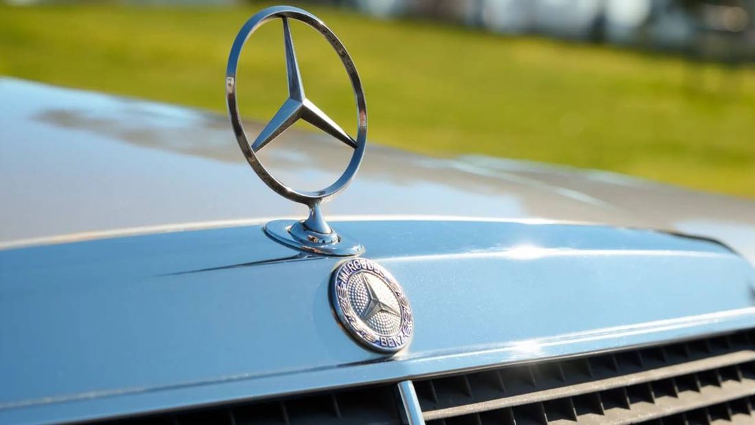 El Mercedes 190E que fue de Senna sale a subasta por 250.000 euros