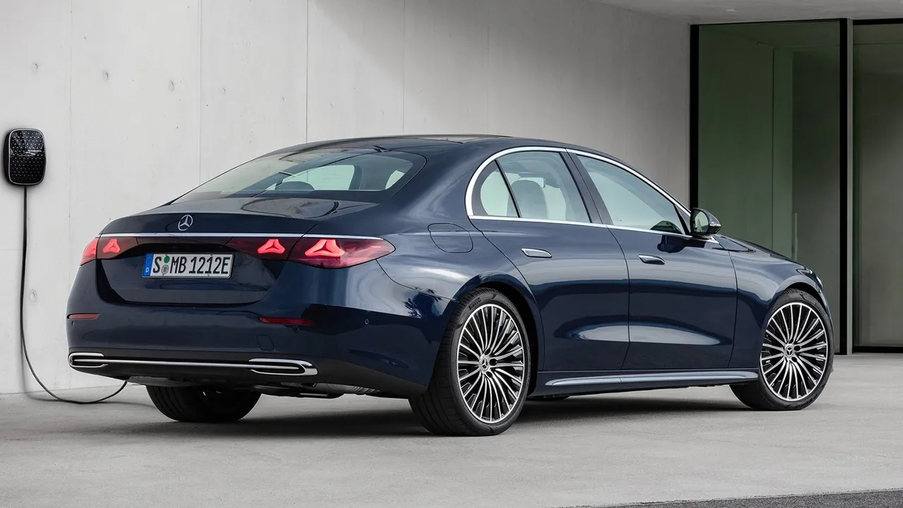 Etiqueta CERO, tracción integral y diésel, así es el nuevo Mercedes ...