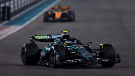 Fernando Alonso acaba 2024 con otro 'palo' a Aston Martin