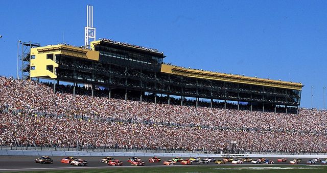 Qué es NASCAR y qué tipos de carreras y coches compiten en ella