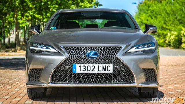 El Lexus LS estrena la gama 2025 con importantes novedades para ...