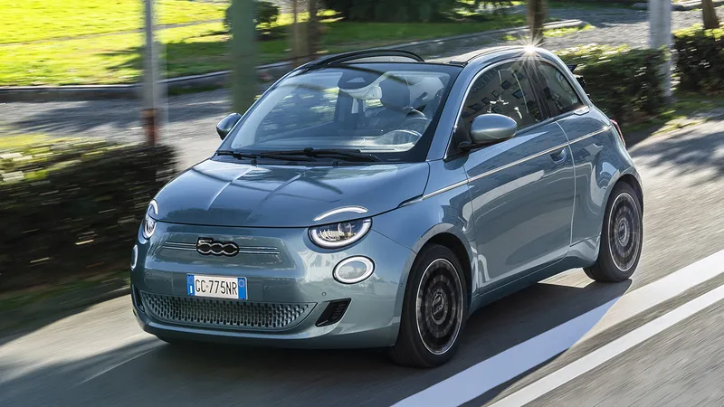 FIAT 500 Monotrim, el pequeño coche eléctrico es ahora más barato