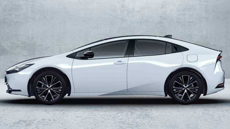 Imaginando un Toyota GR Prius que une deportividad con eficiencia