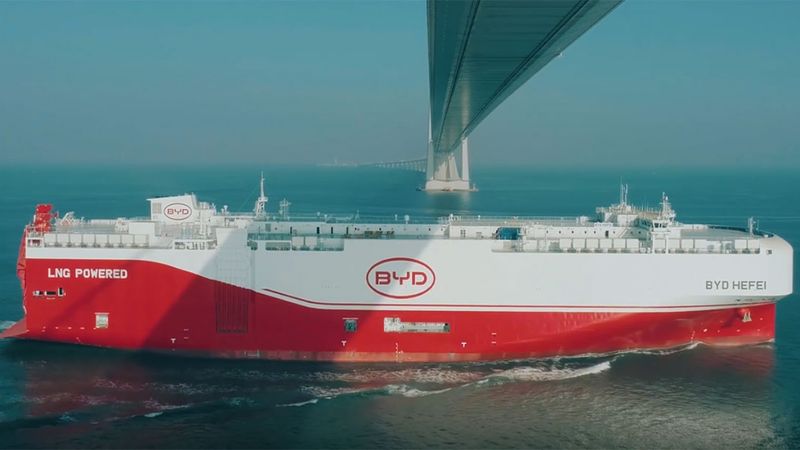 BYD pone en el agua su tercer barco cargado de coches con el que poder ...